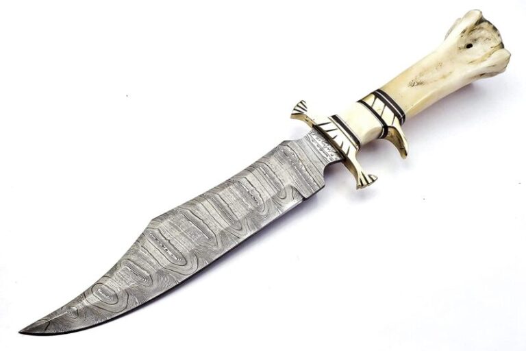 8 Great Options for a Large Hunting Knife [2025]